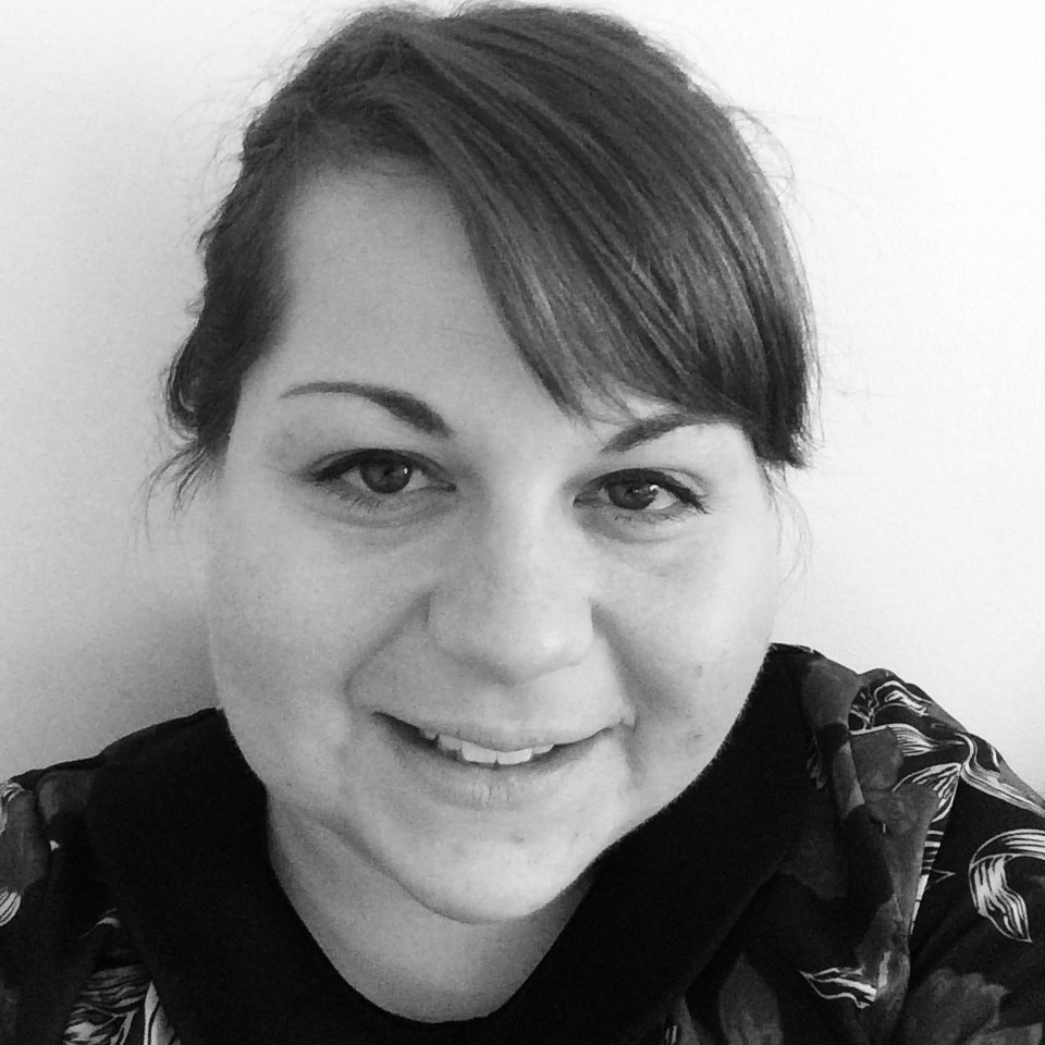 lisa pass the prosecco - Toby and Roo